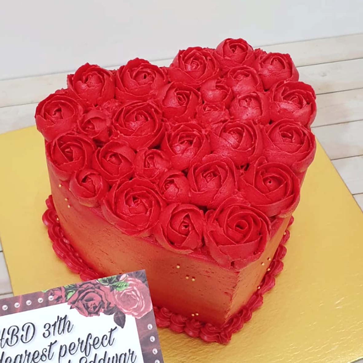 Red Rose Cake Makassar - Pesan Online & Delivery Indonesia | Prestisa