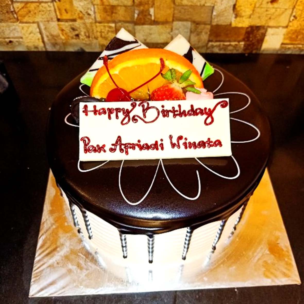 Choco Drip Cake Palembang – Prestisa